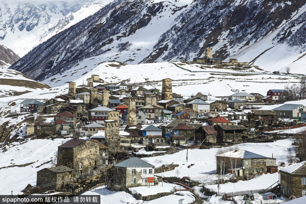 遗世独立的古老村落 欧洲海拔最高村落格鲁吉亚乌树古里村