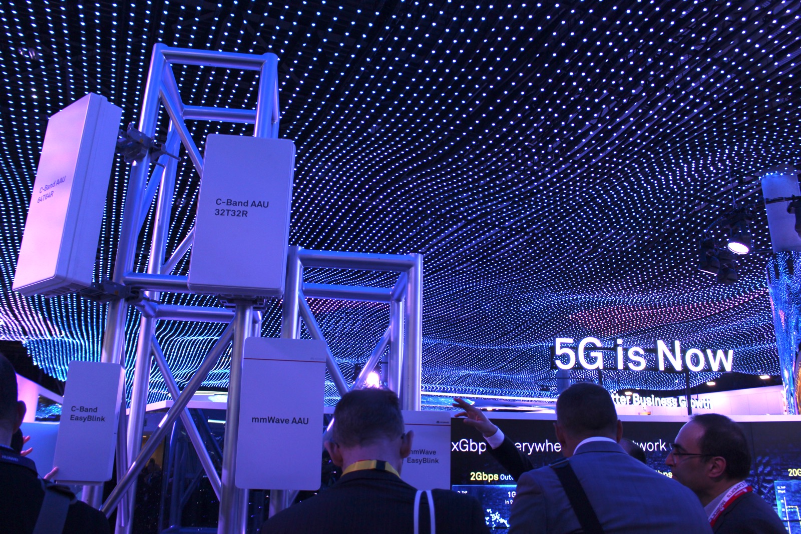 MWC展出天空商机与太空VR：华为5G布局赢在哪？