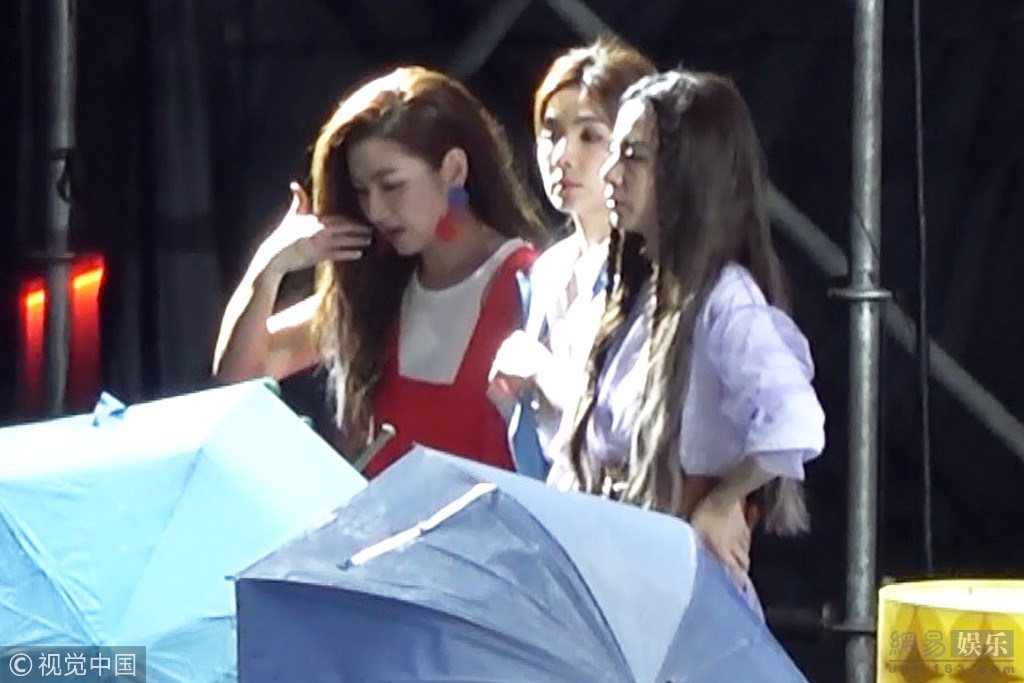 S.H.E17周年演唱会幕后：Selina脸圆发福