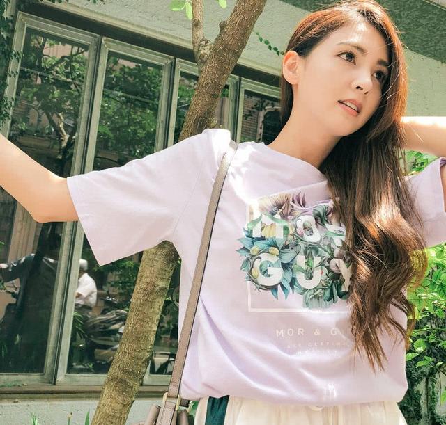 一个有骨气的女星，甩掉不忠男友独自抚养儿子，今32岁仍像少女