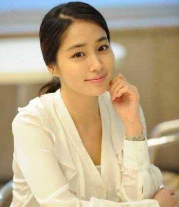 她与丈夫因戏生情，奉子成婚只维持13天，如今43岁依然单身