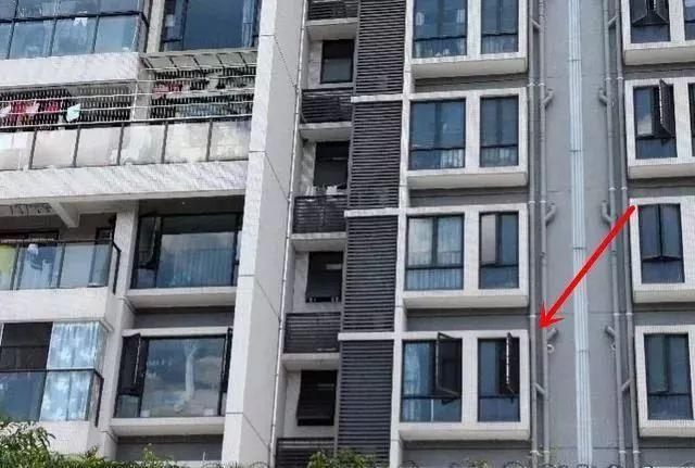 痛心!3岁女童独自在家从6楼坠亡,事发时妈妈外出接大女儿