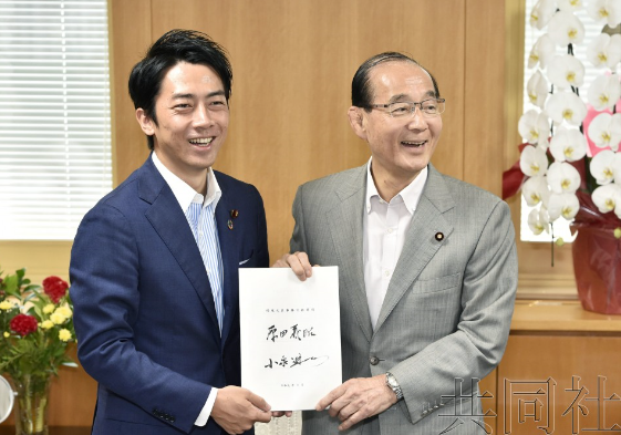 与安倍意见相左？日本新环境大臣小泉进次郎表达全面弃核立场 